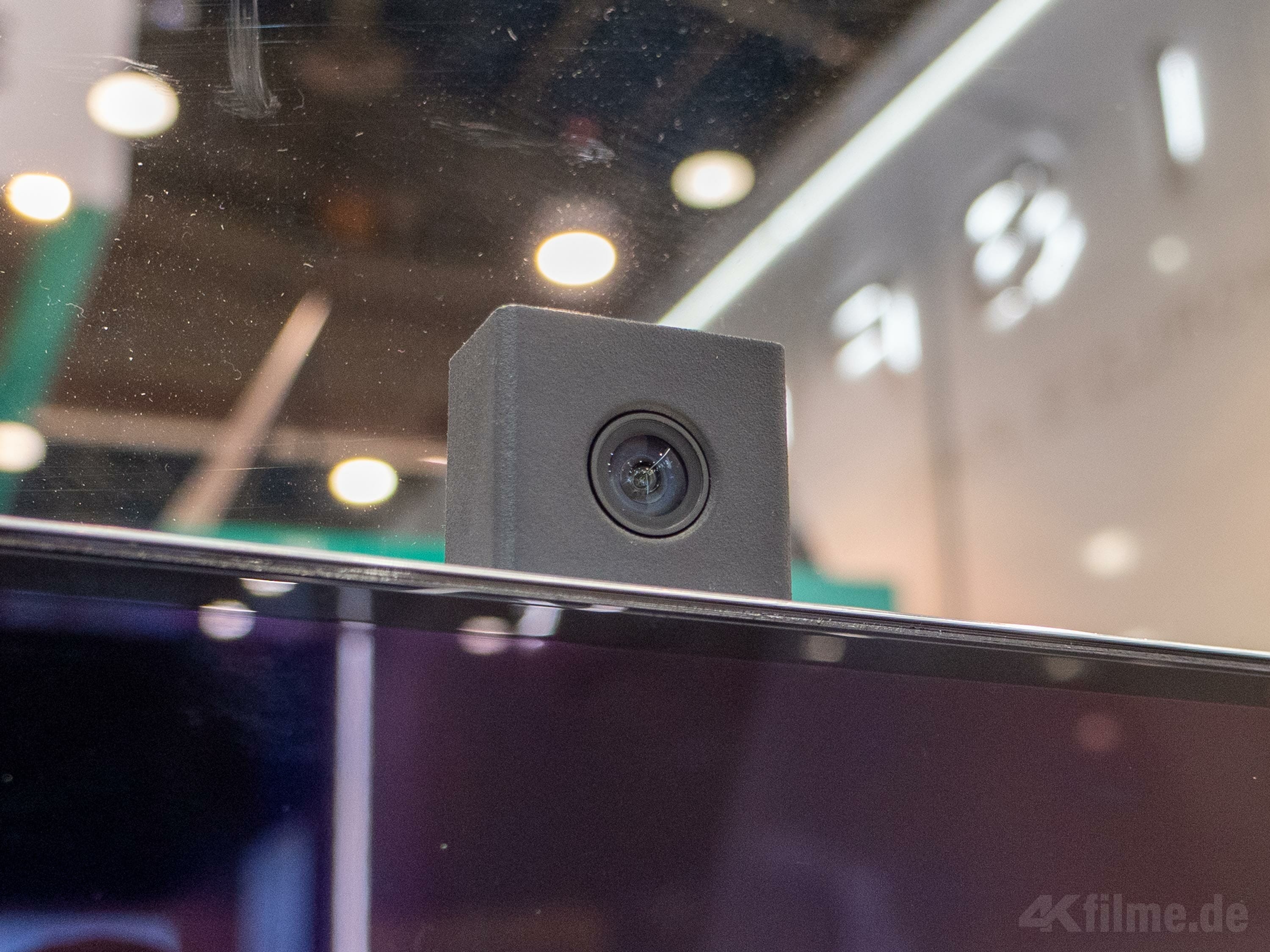 Der kabellose, akkubetriebene Displace OLED TV ist ein technischer ...